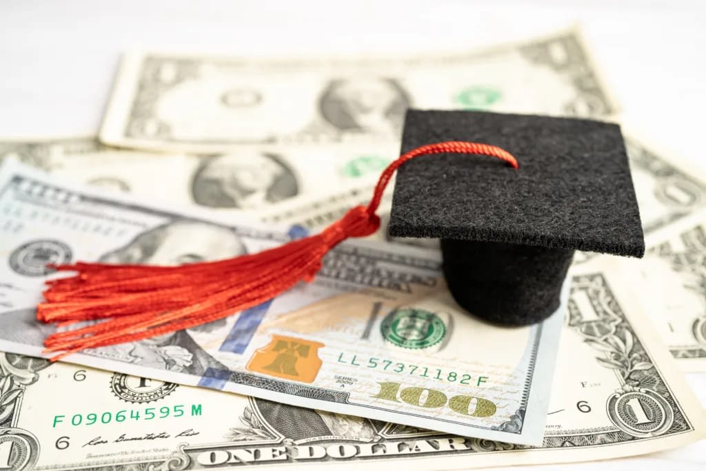 7 Smart Ways to Reduce Student Debt: Pay off Student Loans Faster ...